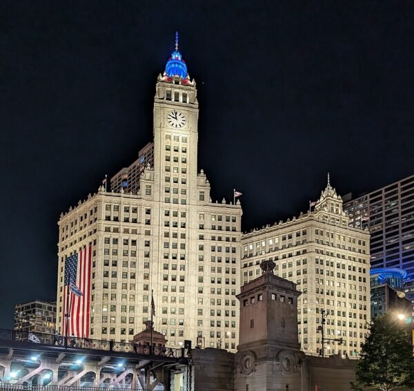 The 14 Most Iconic Buildings In Chicago (And The Stories Behind Them ...