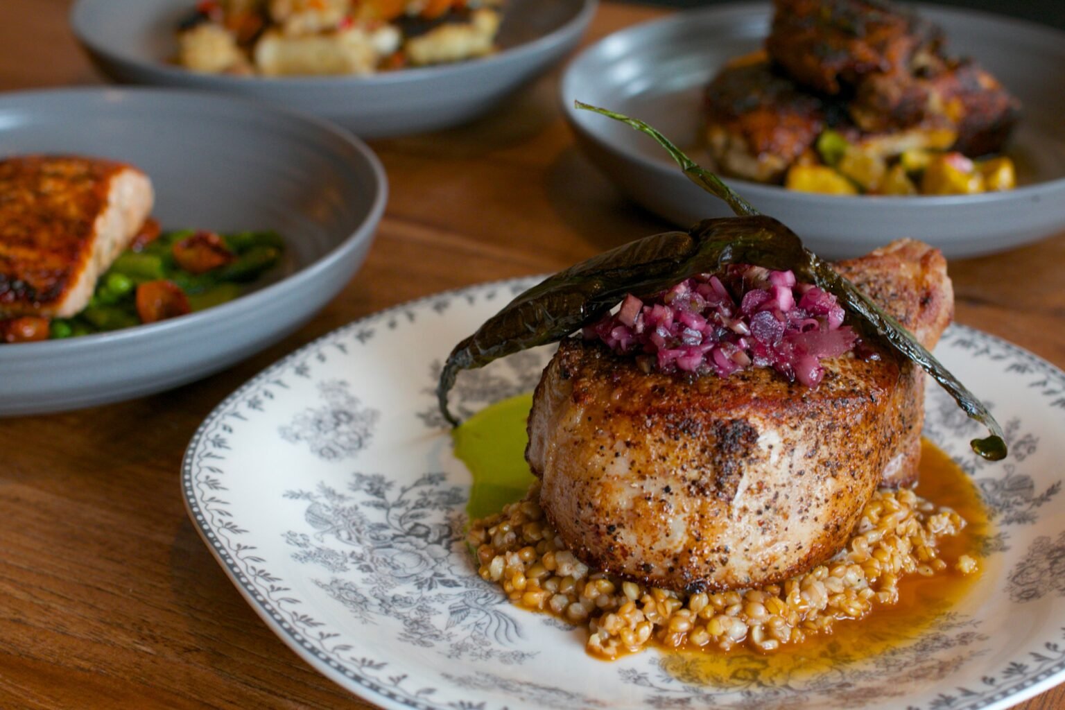 14 Chicago Restaurants That Locals Swear Are A Perfect 10/10 - Hey Chicago